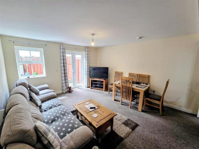2 bedroom detached house to rent