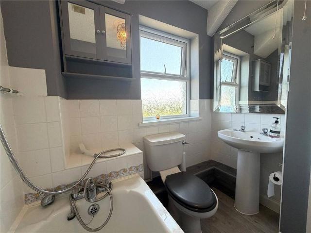 2 bedroom detached house to rent