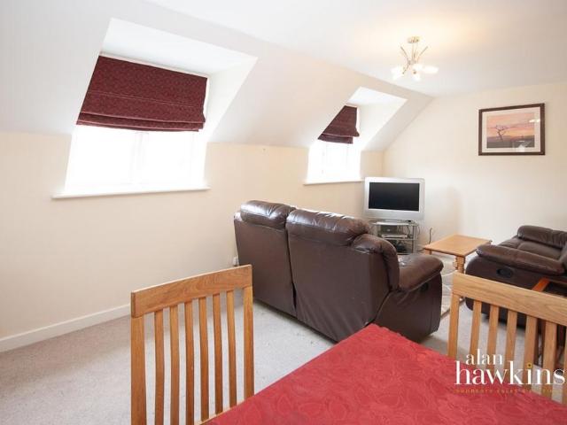2 bedroom detached house to rent