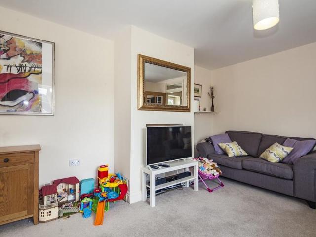 2 bedroom detached house to rent