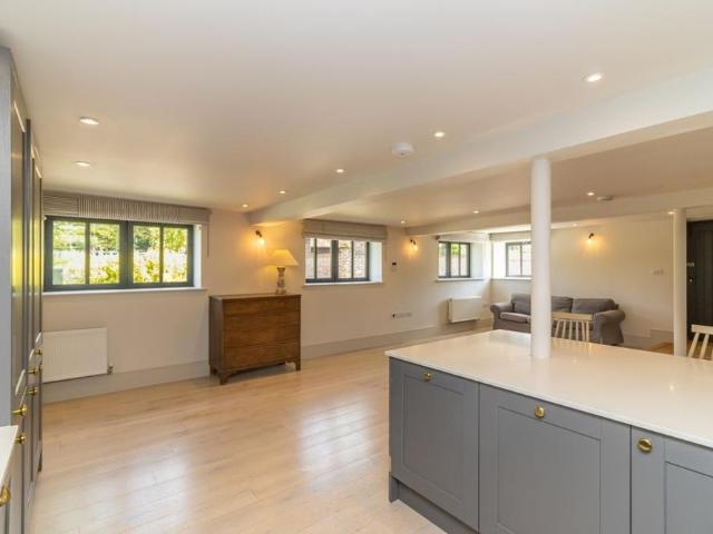 2 bedroom detached house to rent