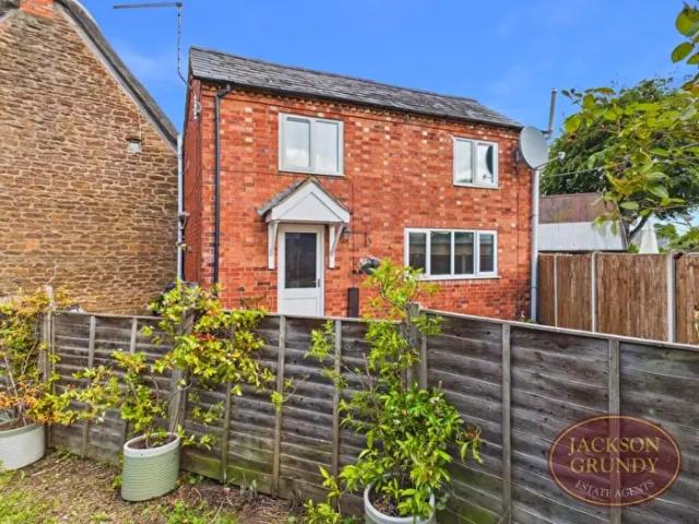 2 Bedroom Detached House To Rent In High Street, Crick, NN6