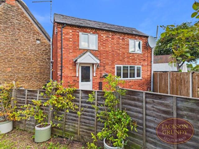 2 Bedroom Detached House To Rent In High Street, Crick, NN6