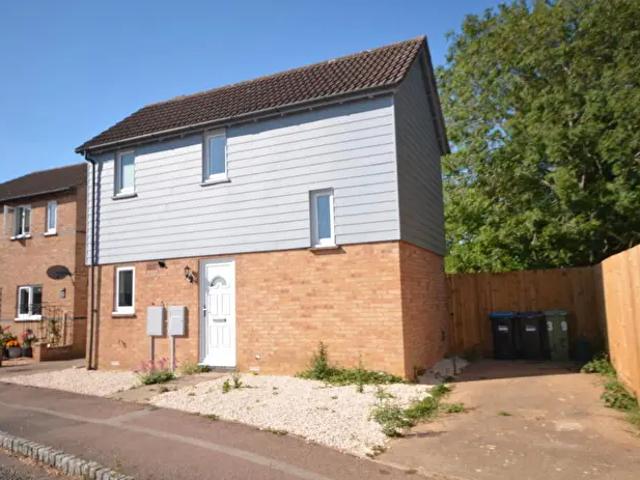 2 Bedroom Detached House To Rent In Lowndes Grove, Shenley Church End, Milton Keynes, MK5