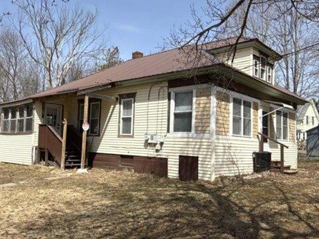 2 bedroom, Dexter ME 04930 102778964