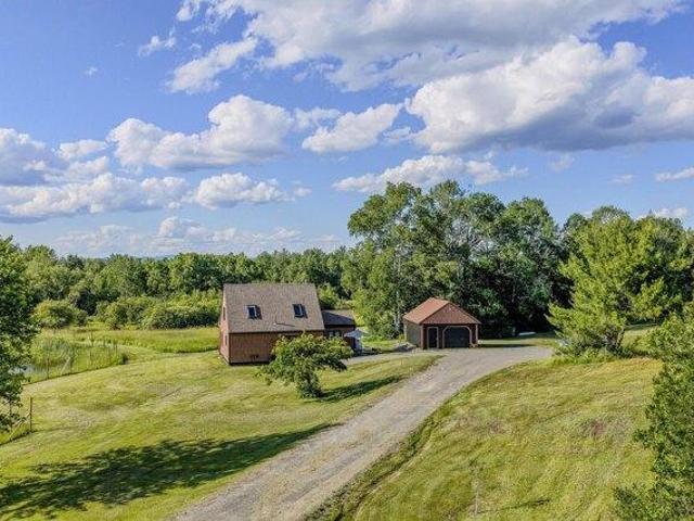 2 bedroom, Dexter ME 04930 103970344