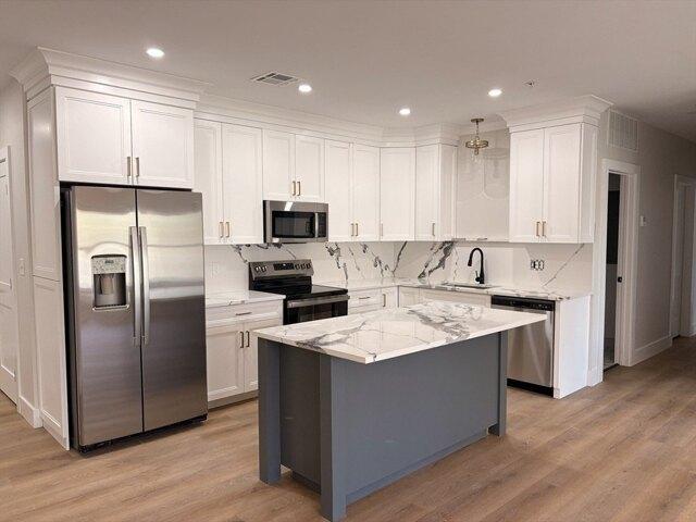 2 bedroom, Dedham MA 02026 LS102823591