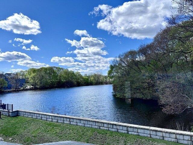 2 bedroom, Dedham MA 02026 104266422