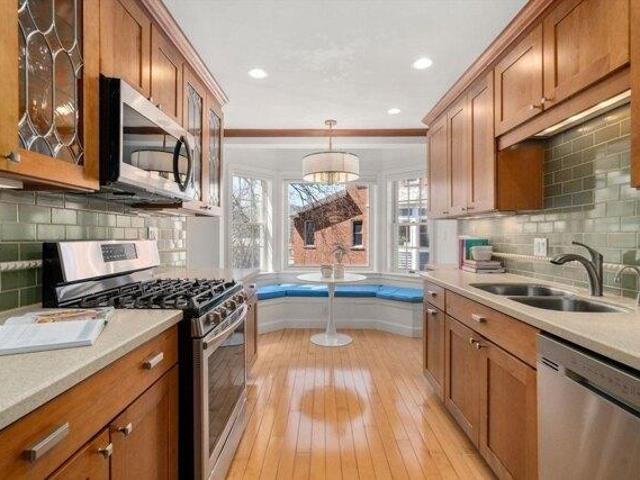2 bedroom, Dedham MA 02026 104376620