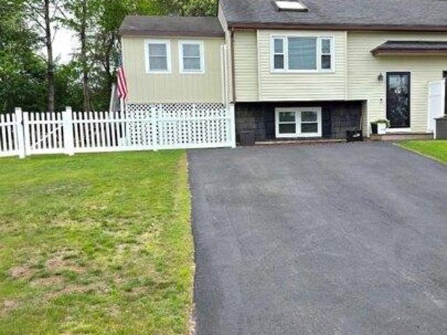 2 bedroom, Derry NH 03038 103221943