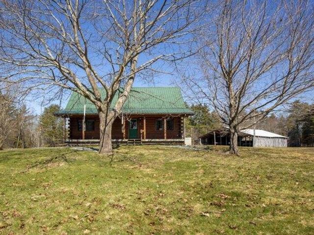2 bedroom, Dresden ME 04342 102443401