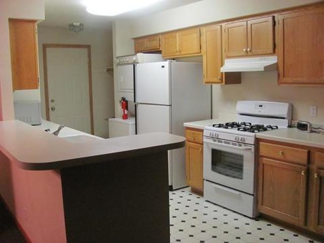 2 Bedroom Duplex at 240 17th Ave N in, Hopkins, MN