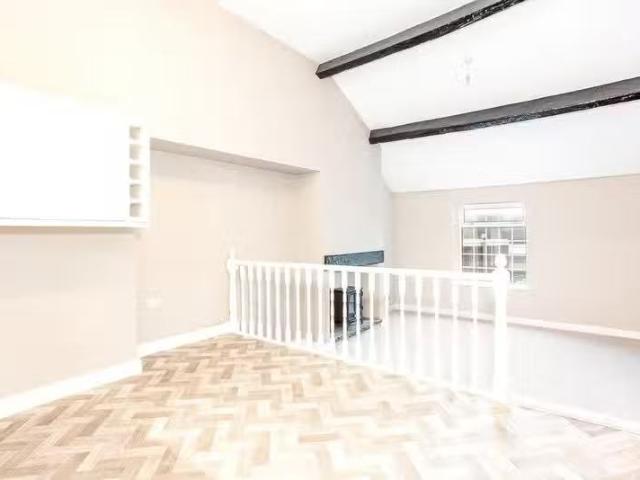 2 bedroom duplex for rent in Bolton Road, Darwen, Lancashire.