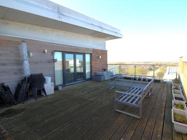 2 bedroom duplex for rent in Cedar Court, Prestwich, M25