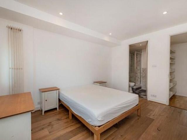 2 bedroom duplex for rent in City Road, London, EC1Y