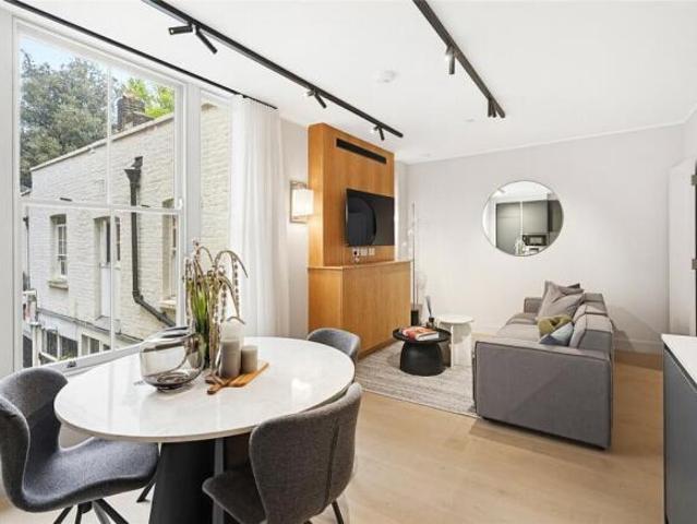 2 bedroom duplex for rent in Clenston Mews, London, W1H
