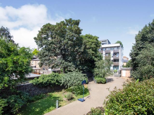 2 bedroom duplex for rent in Dragonfly Close, London, E13