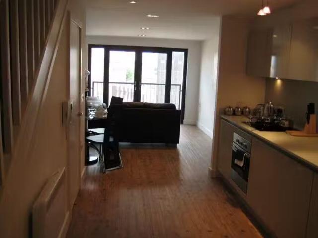 2 bedroom duplex for rent in Hub Duplex 2 Bed, B4