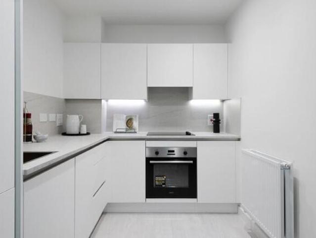 2 bedroom duplex for rent in Hendon Waterside, London, NW9