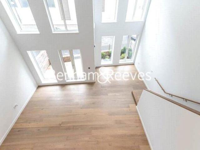 2 bedroom duplex for rent in Phoenix Place, London, WC1X