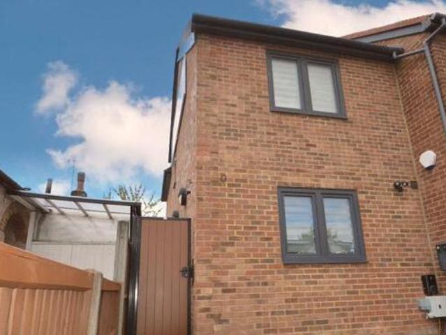 2 Bedroom Duplex For Rent In Ruislip