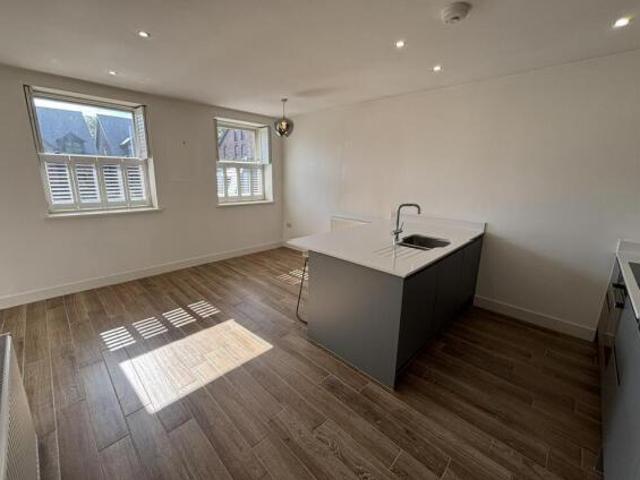 2 bedroom duplex for rent in Silverwood, Barlow Moor Road, Didsbury, M20