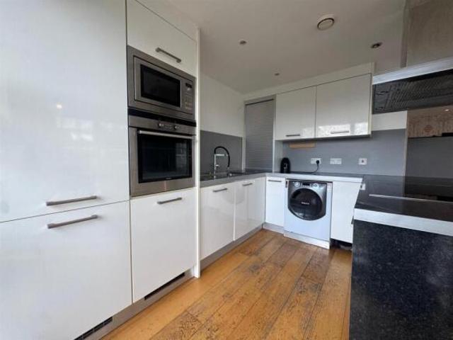 2 bedroom duplex for rent in The Quadrangle, Lower Ormond Street, Manchester, M1
