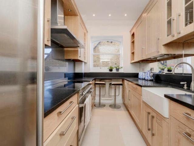 2 bedroom duplex for sale in Cadogan Square, Knightsbridge, SW1X