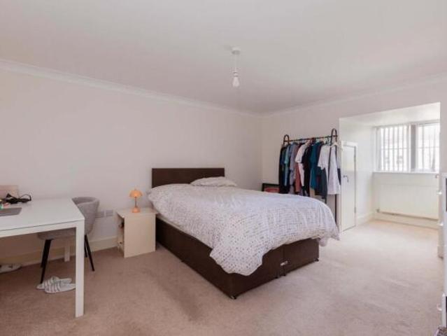 2 bedroom duplex for sale in London Road, Langley, SL3