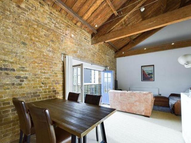 2 Bedroom Duplex For Sale In Royal Docks