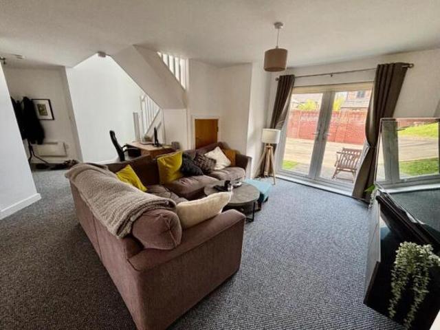 2 bedroom duplex for sale in Superb apartment in West Didsbury over 1,000 sq ft, M20