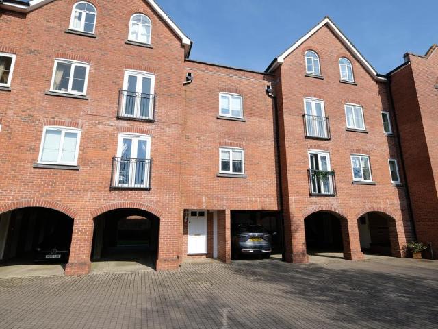 2 bedroom duplex for sale