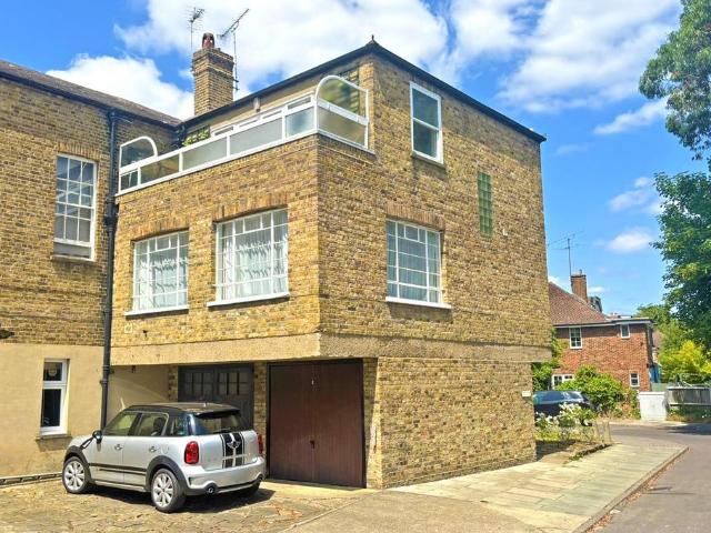 2 bedroom duplex for sale