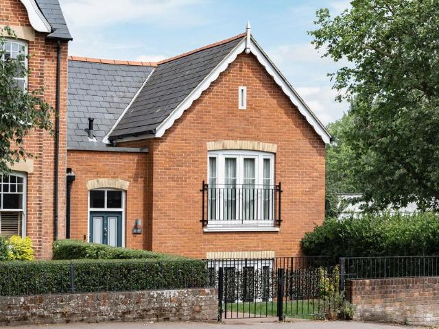 2 bedroom duplex for sale