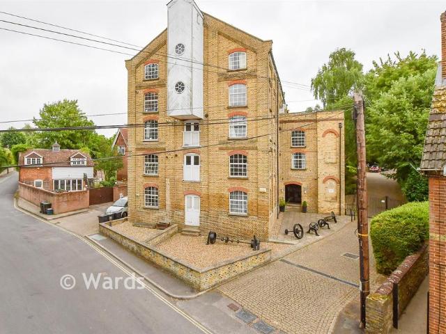 2 bedroom duplex for sale