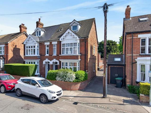 2 bedroom duplex for sale