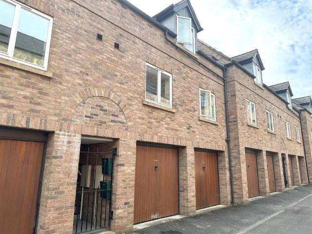 2 bedroom duplex for sale