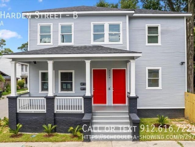 2 Bedroom Duplex Retreat in Savannah – 1000 sq ft of Cozy Living!