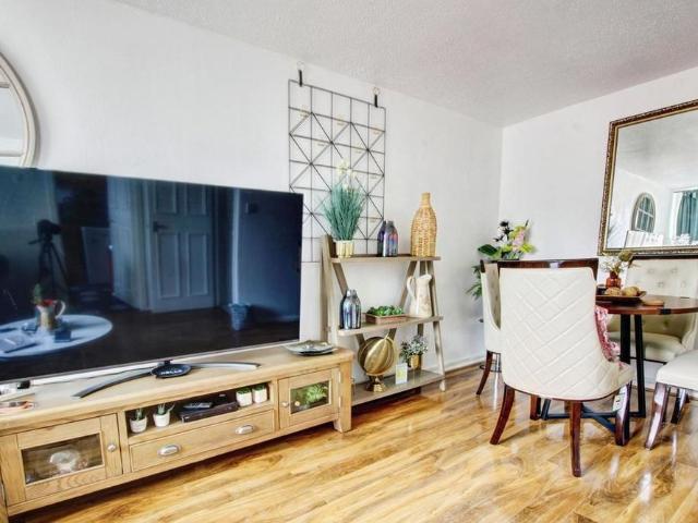 2 bedroom duplex to rent