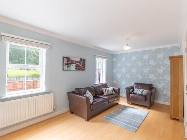 2 bedroom duplex to rent