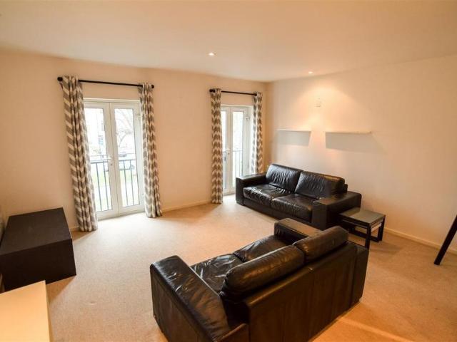 2 bedroom duplex to rent