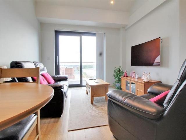 2 bedroom duplex to rent