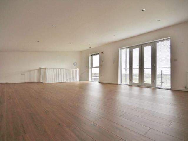 2 bedroom duplex to rent
