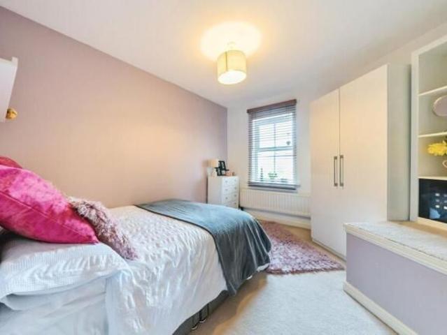 2 bedroom duplex to rent