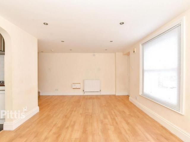 2 bedroom duplex to rent