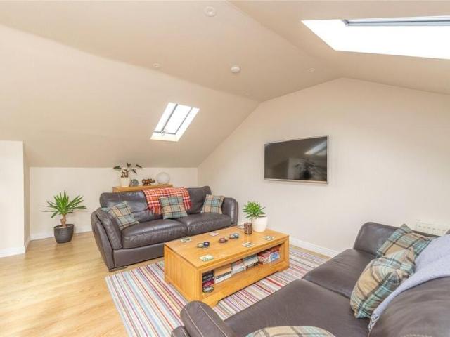 2 bedroom duplex to rent