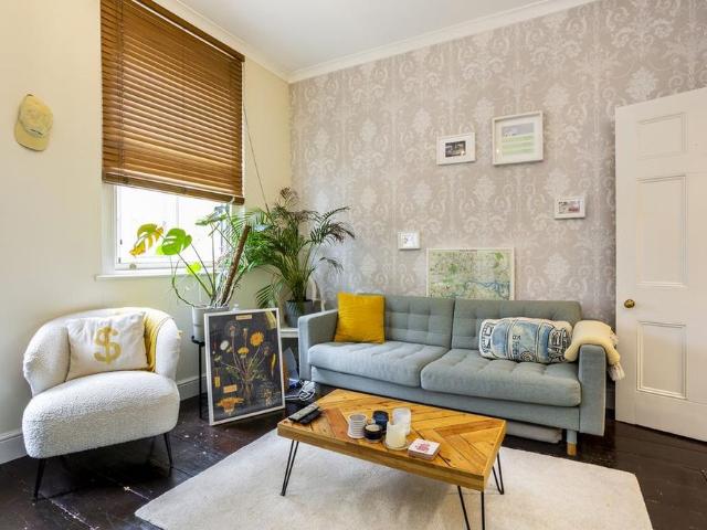 2 bedroom duplex to rent