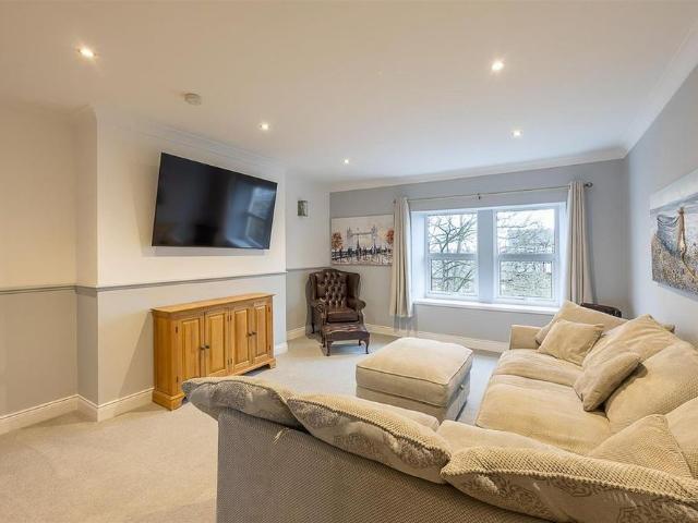 2 bedroom duplex to rent