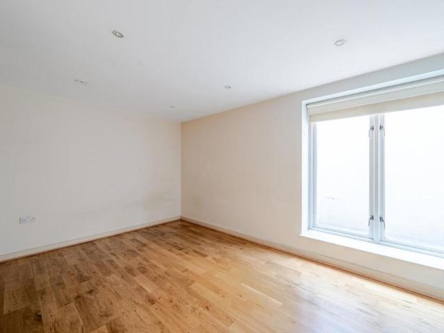 2 bedroom duplex to rent