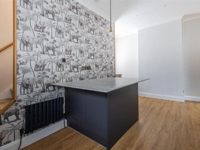 2 bedroom duplex to rent